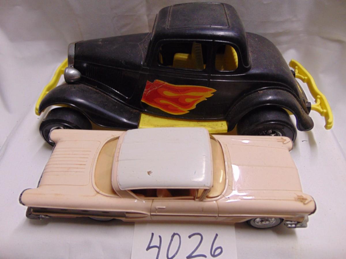 Item 4026 Old cars | EstateSales.org