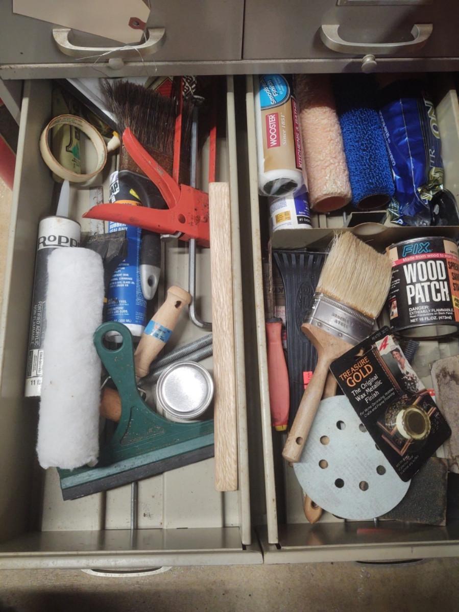 Contents of Drawer 7 | EstateSales.org