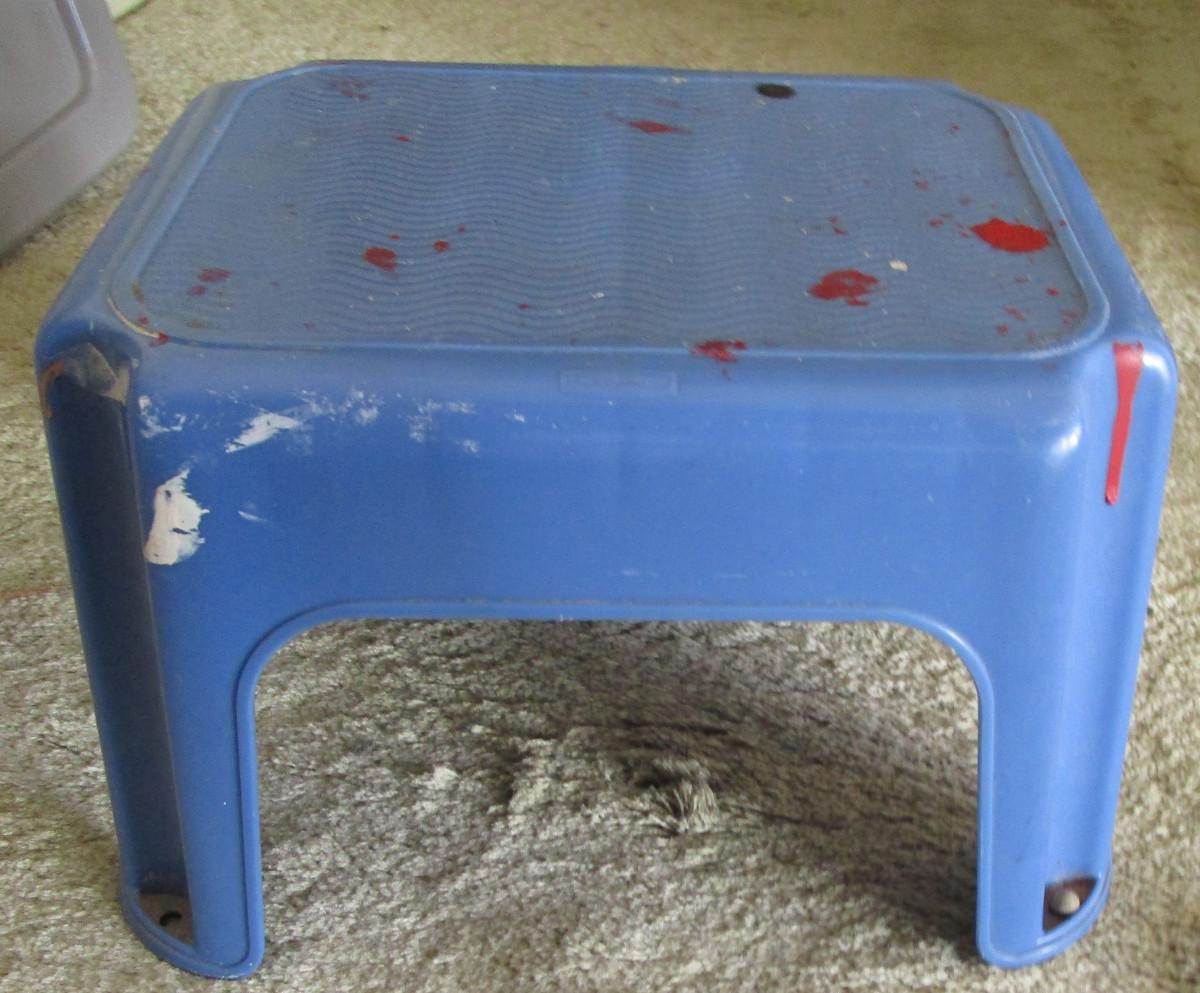 #97 Blue Step stool | EstateSales.org