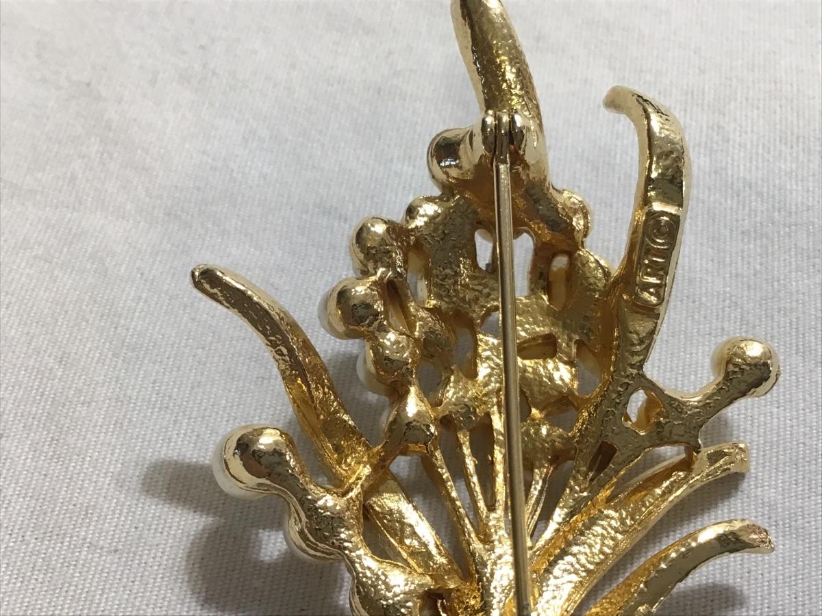 Vintage Art Brooch. Stamped | EstateSales.org