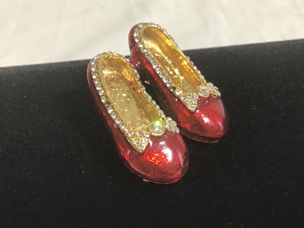 Rubie Red Slippers. Brooch | EstateSales.org