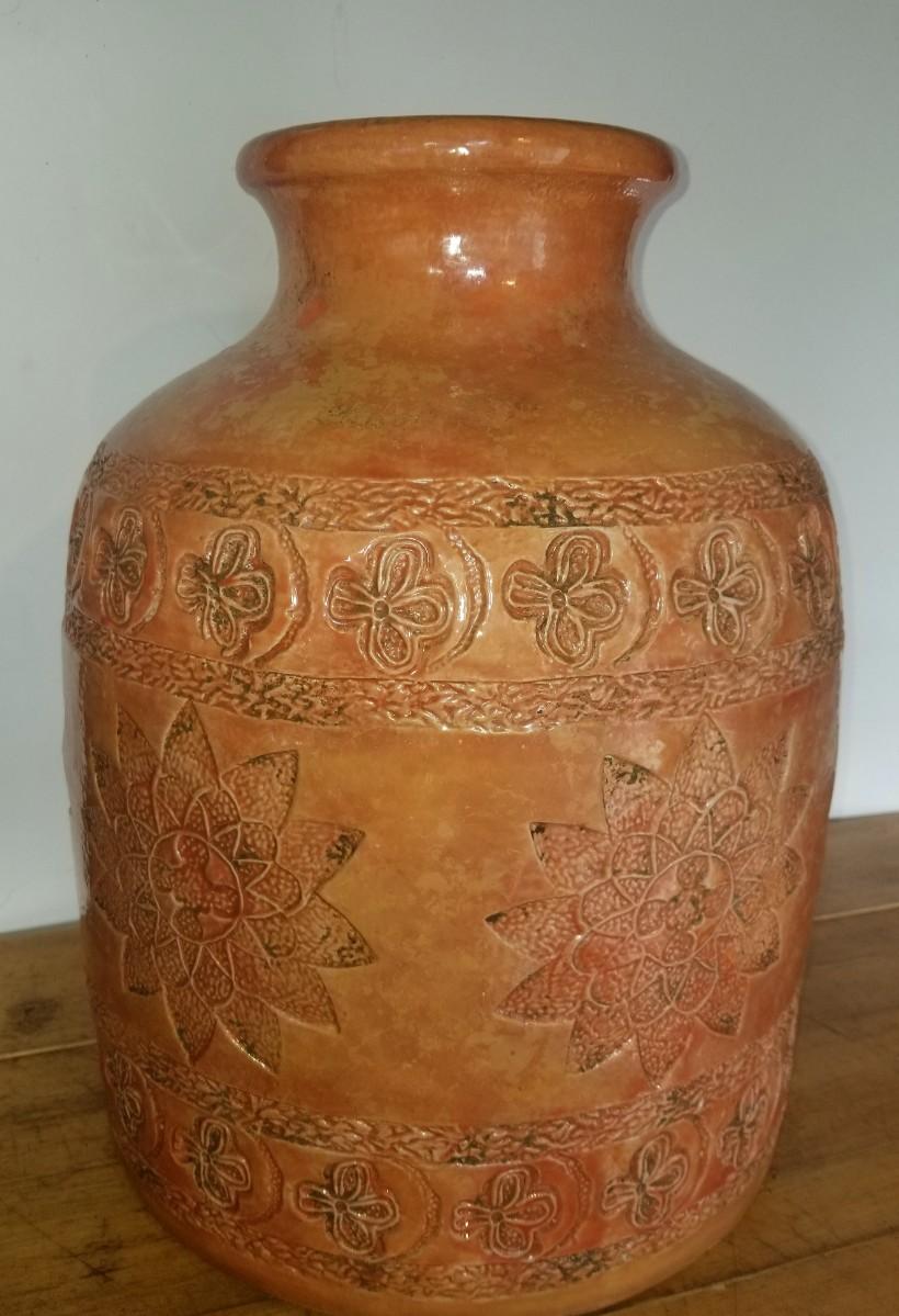 Large heavy ceramic floor or table vase with strong texture design ...