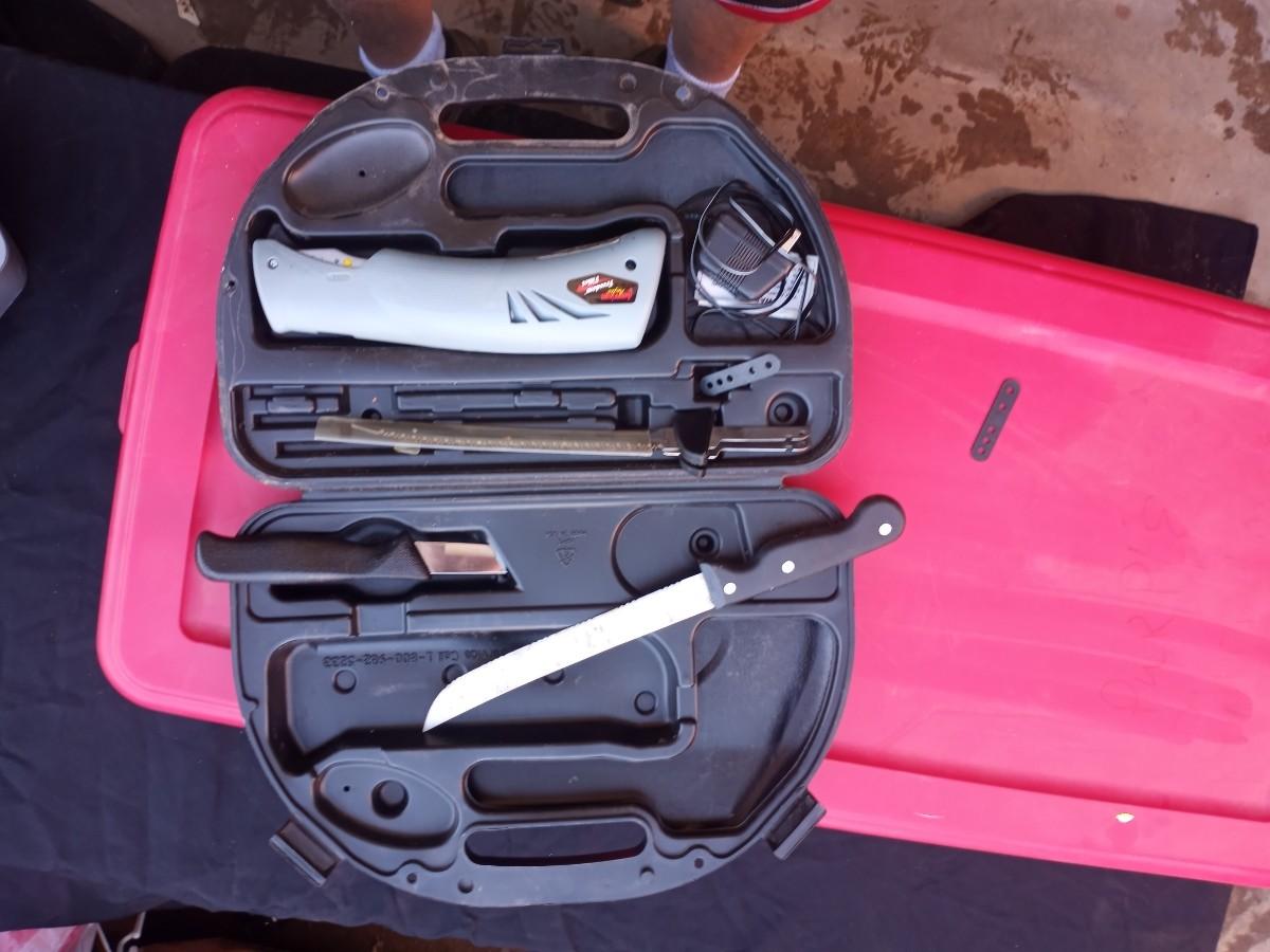 Fish fillet kit | EstateSales.org