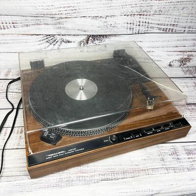 Vintage Realistic Turntable Record Player LAB - 440 | EstateSales.org