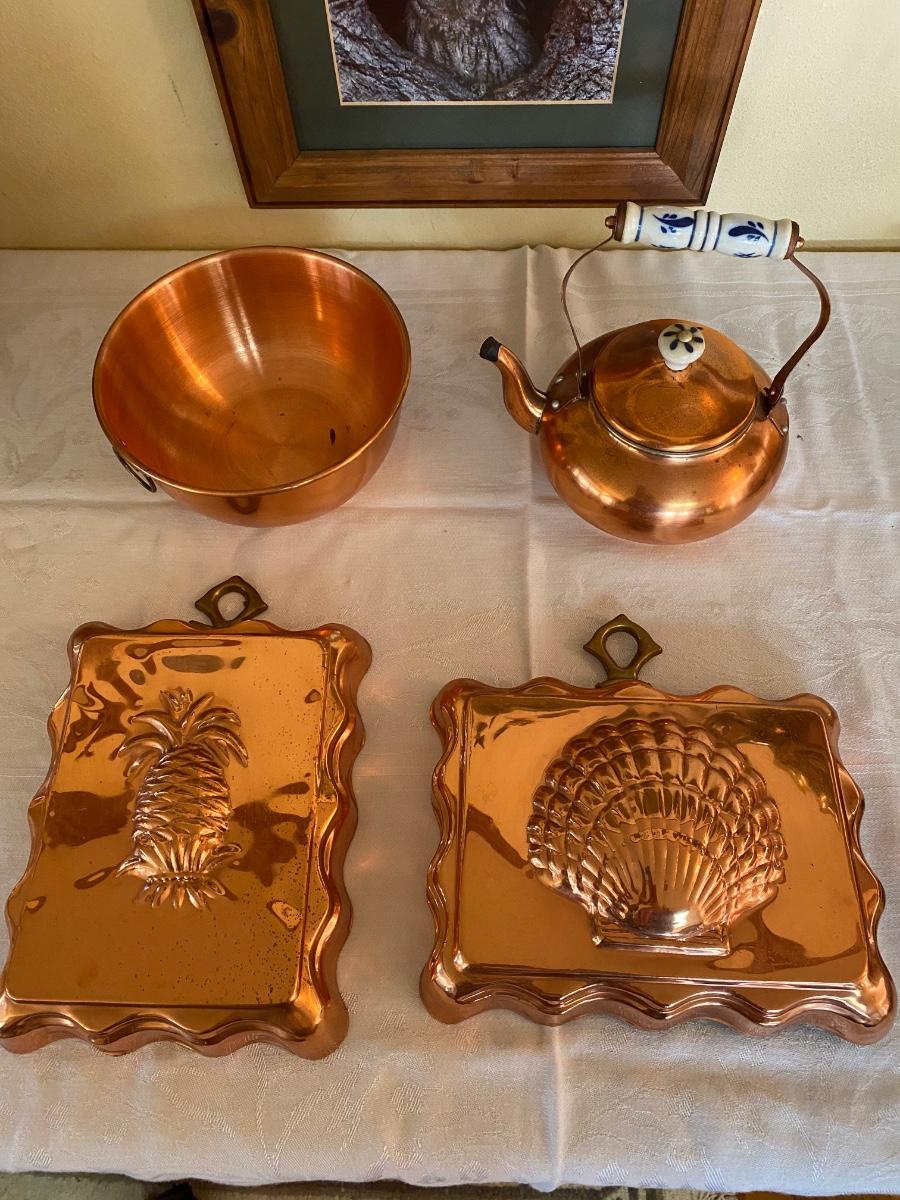 Lot of copper items | EstateSales.org