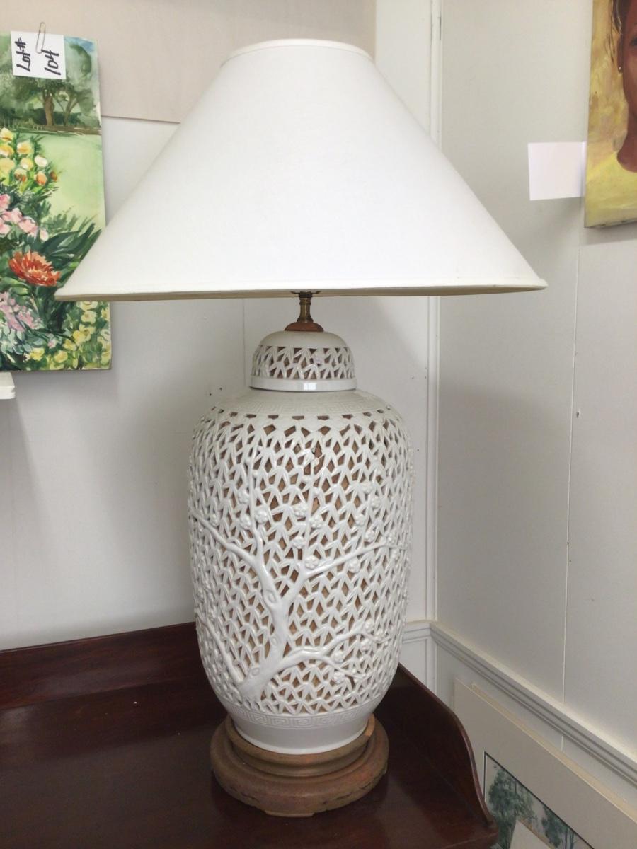 D - 622 Vintage Reticulated Porcelain Lamp | EstateSales.org