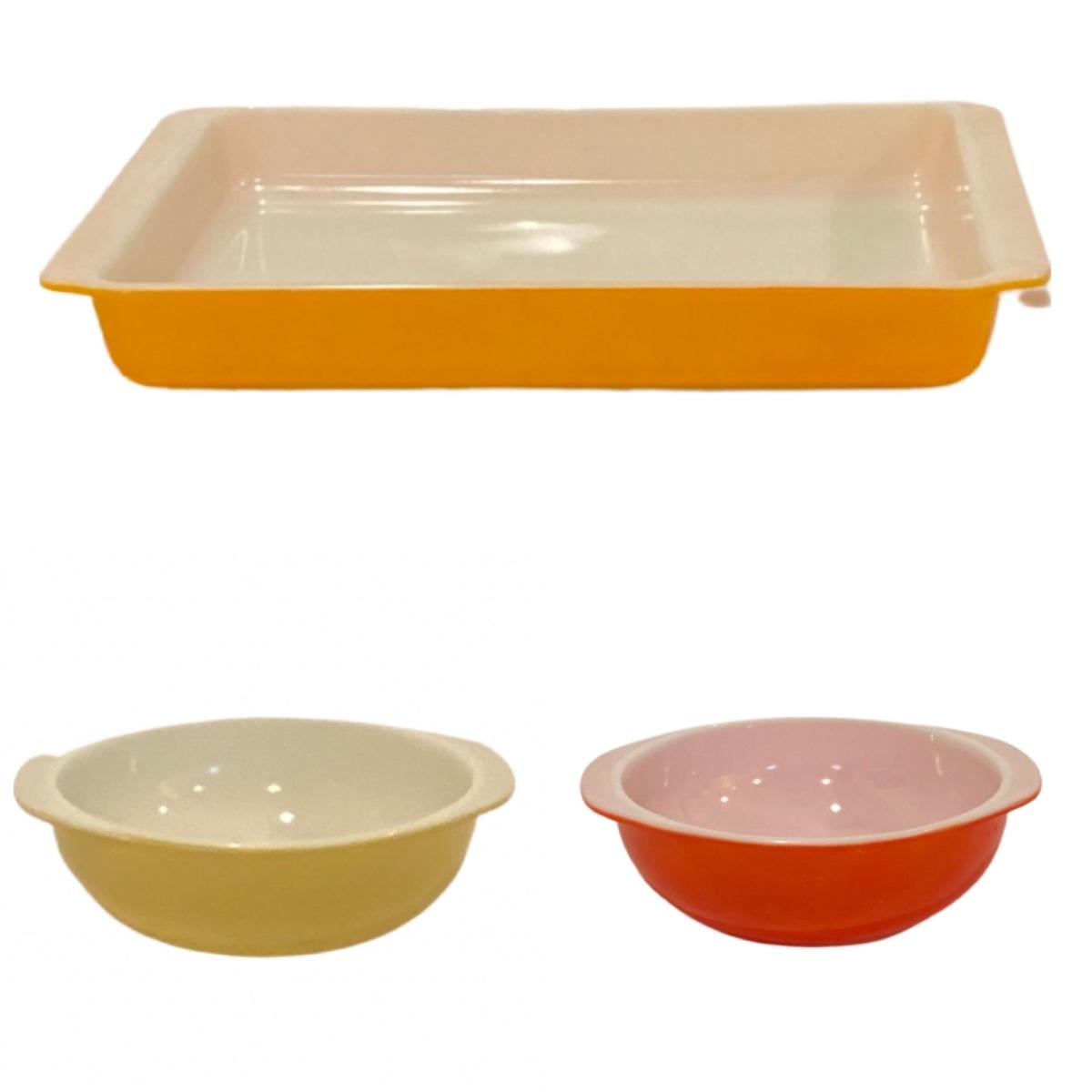 PYREX ~ Set of Three (3) | EstateSales.org