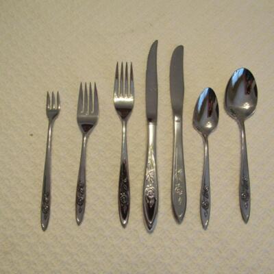 Oneida Flatware- Rose Pattern- Approx 115 Pieces Total (12 Place ...