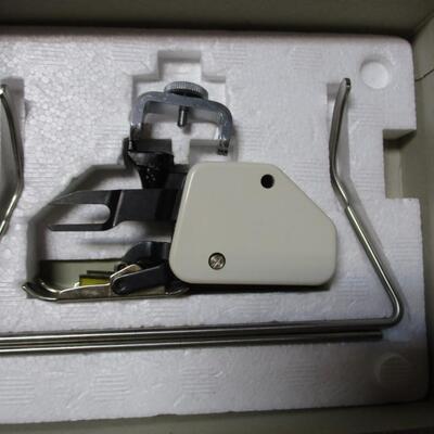 Bernina Walking Foot With Seam Guide | EstateSales.org