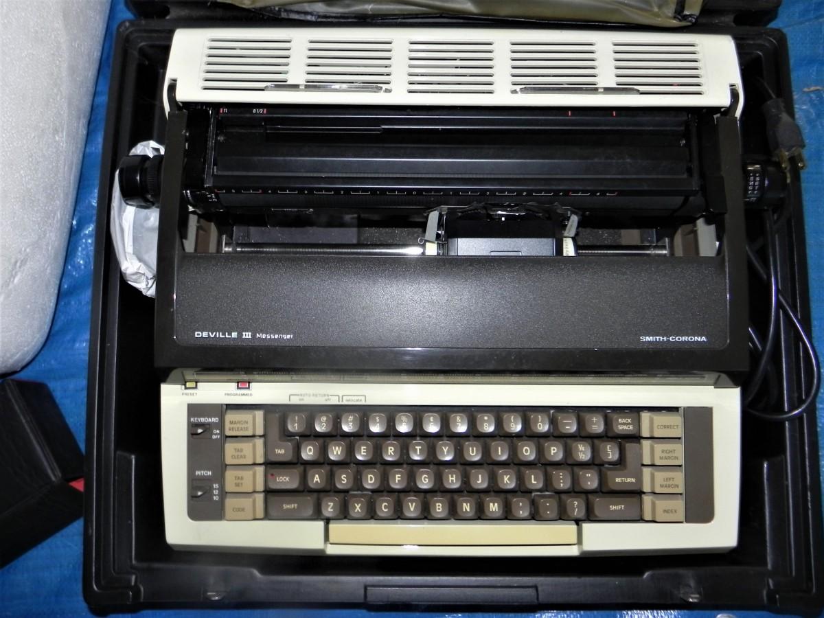 LOT 127 SMITH CORONA ELECTRIC TYPEWRITER | EstateSales.org