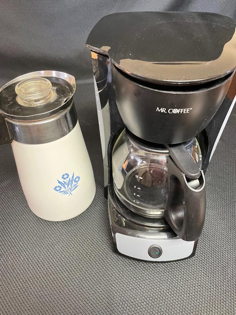 Mr. Coffee coffee maker and corelle pot | EstateSales.org