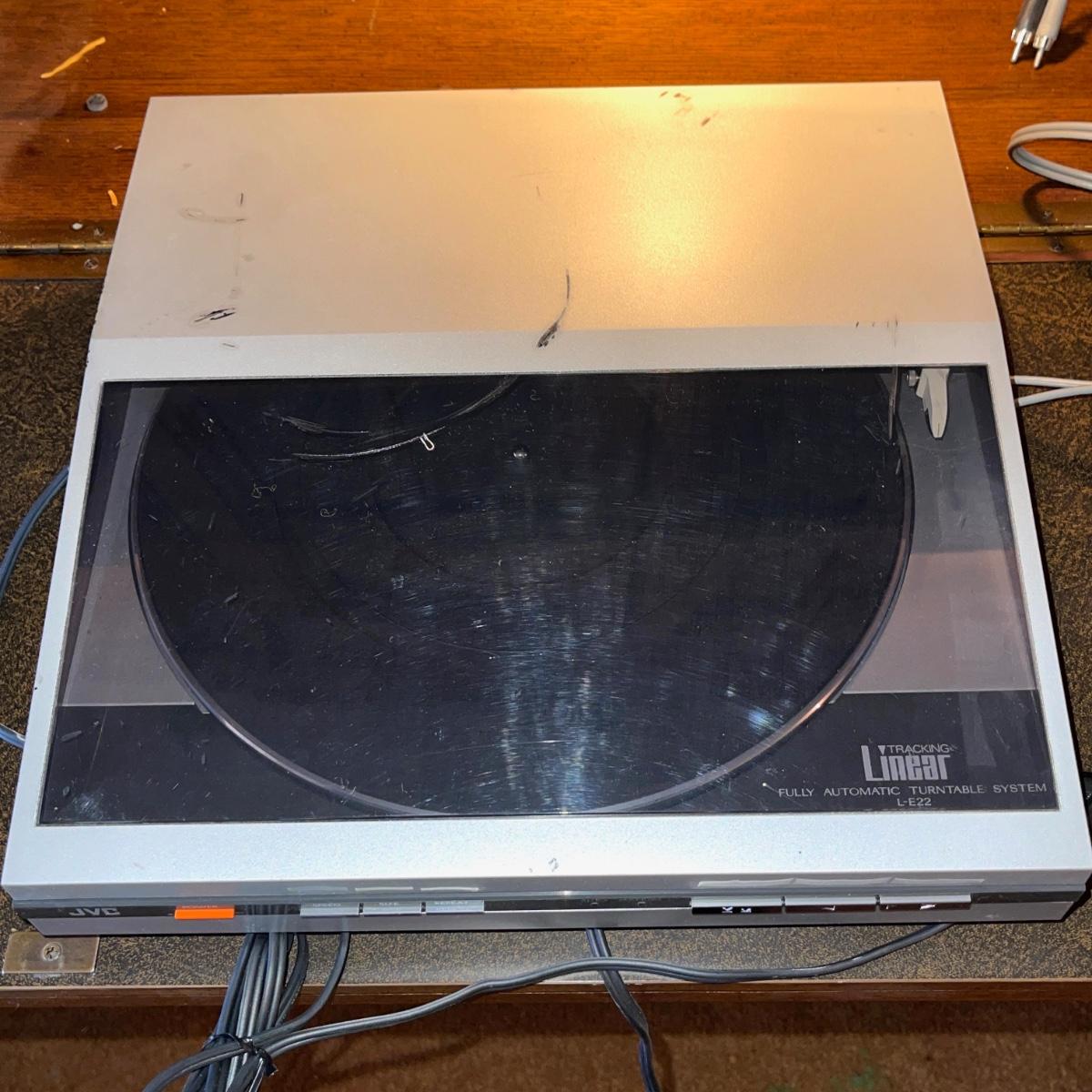 Lot 274 JVC Linear Turntable L-E22 | EstateSales.org