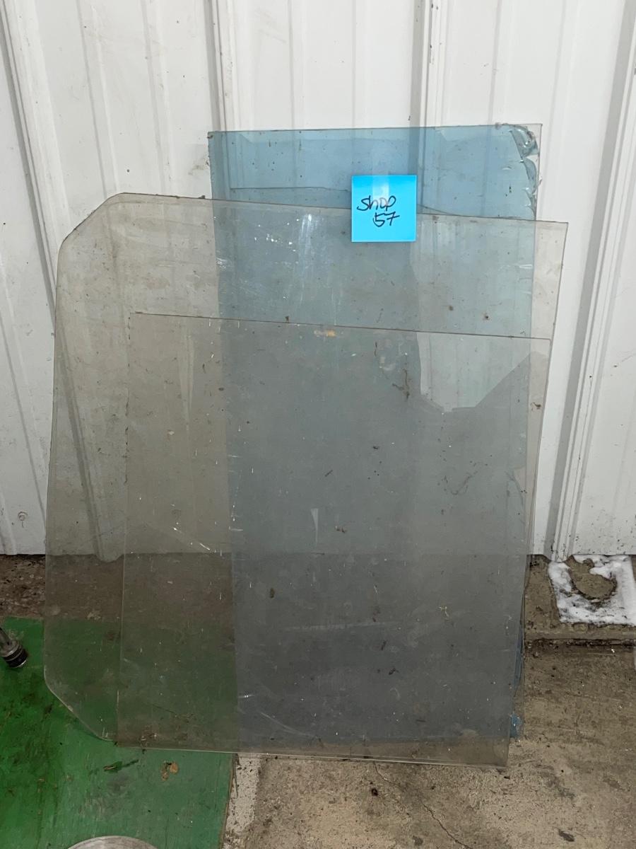 SHP57 Plexiglass Pieces | EstateSales.org