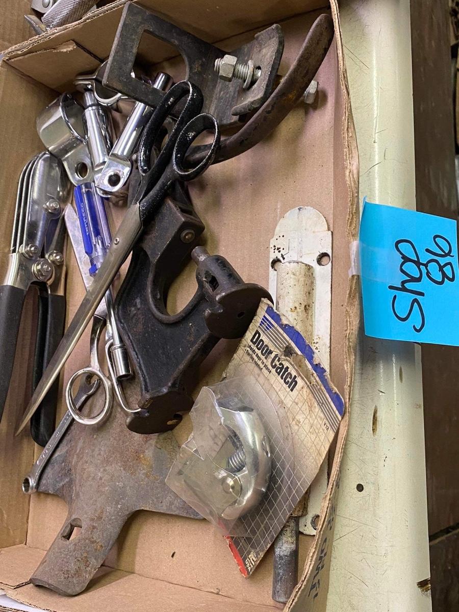 SHP86 Scissors, tools and hardware | EstateSales.org