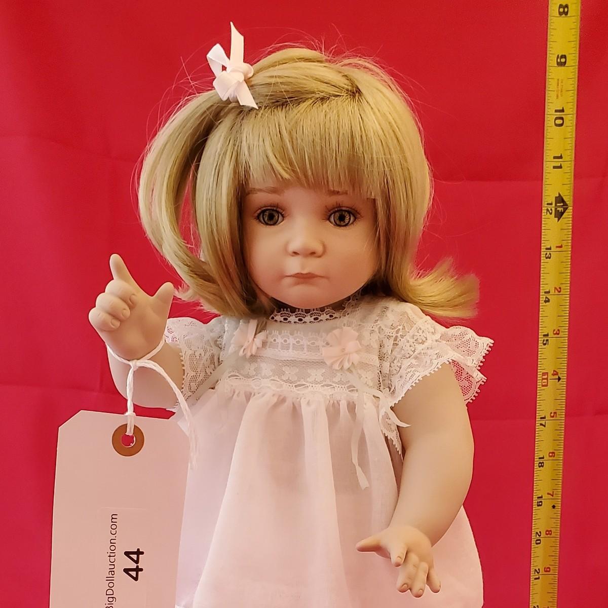 LOT 44 - "Muffin" By Rose Pinkul | EstateSales.org