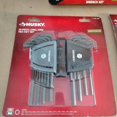 LOT 187 NEW HUSKY TOOL KITS | EstateSales.org