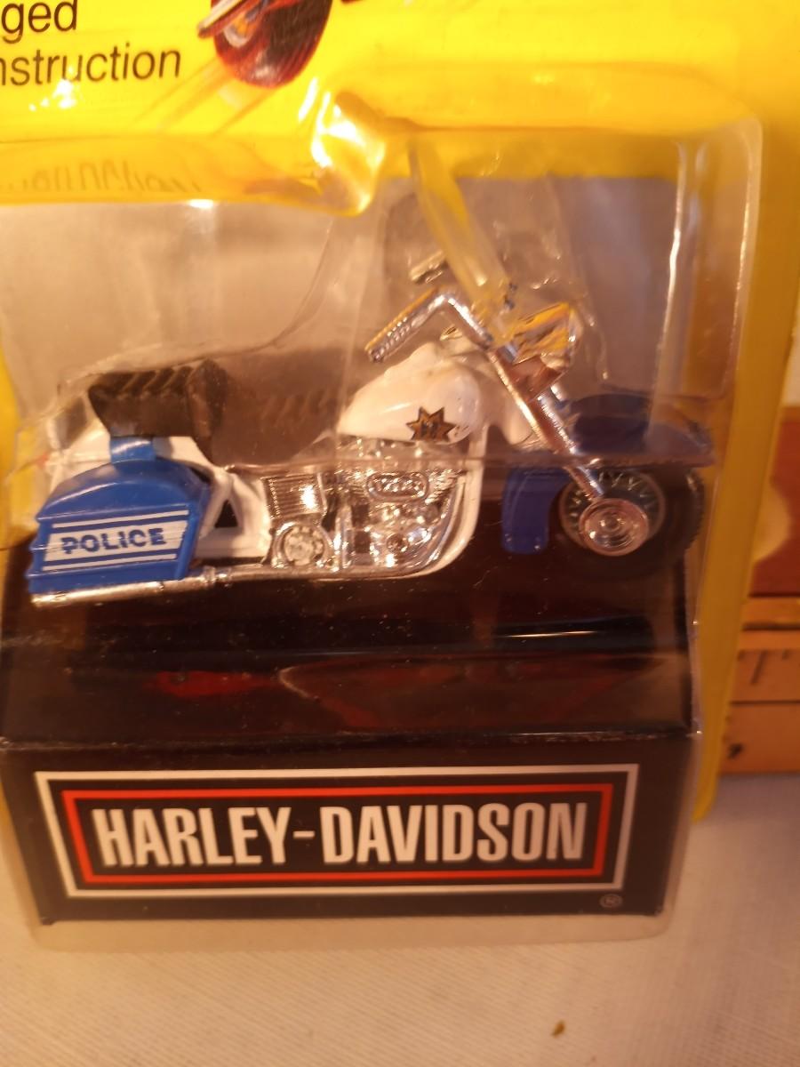 Matchbox Harley Davidson Police Bike 1/64 Carded 1993 | EstateSales.org