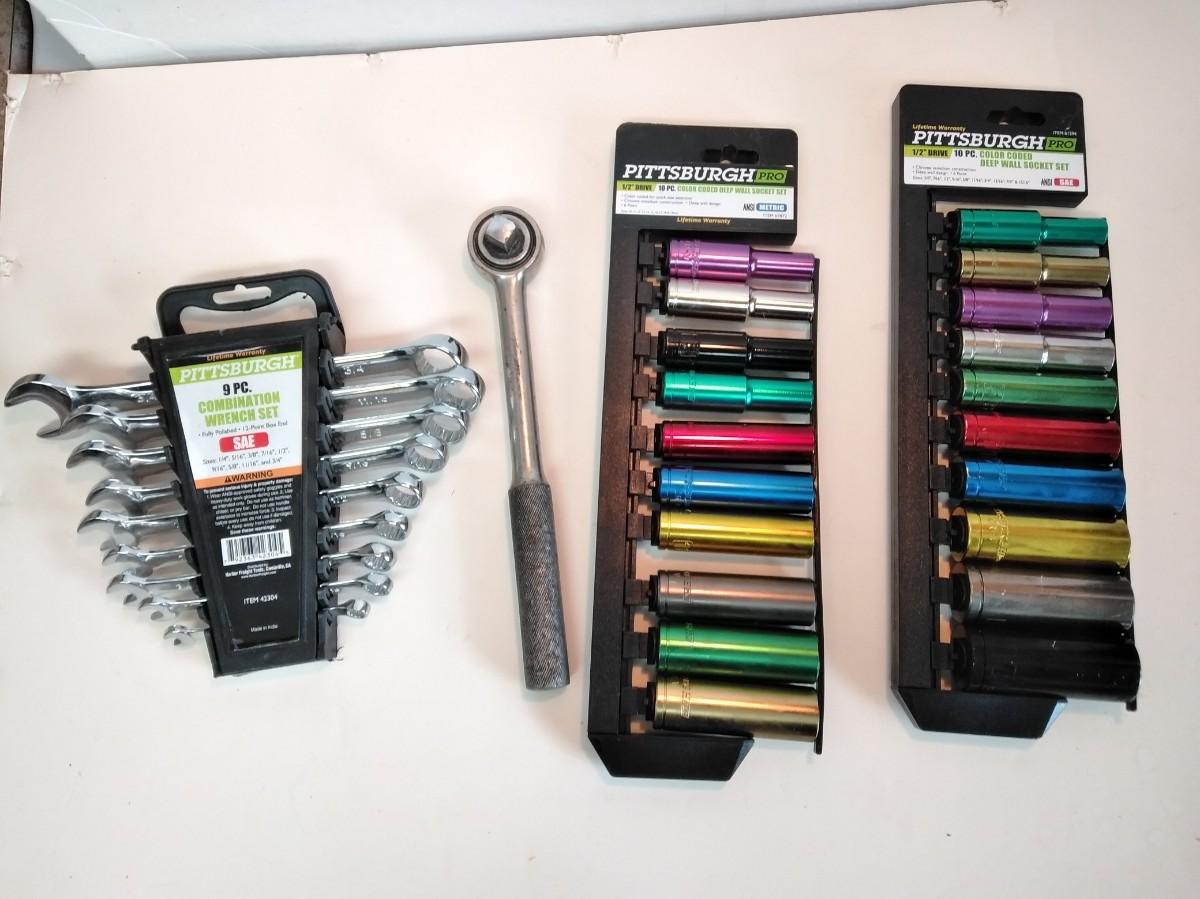 LOT 179 PITTSBURGH COLOR SOCKETS WITH RATCHET AND WRENCH SET ...