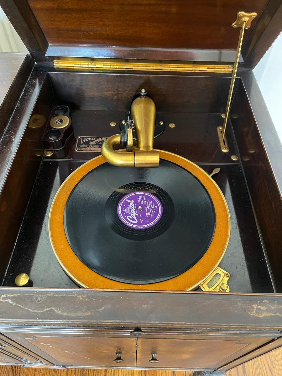 Victor Victrola Phonograph Early 20th Century Still operational ...