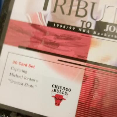 LOT 114 MICHAEL JORDAN LUNCH BOX | EstateSales.org