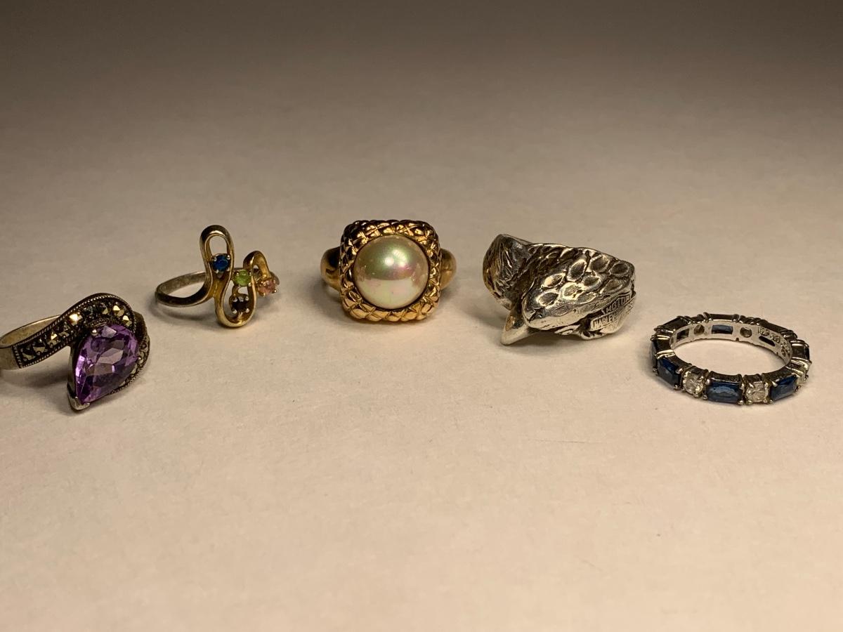 Lot of 5 Estate Found Rings - Unchecked | EstateSales.org