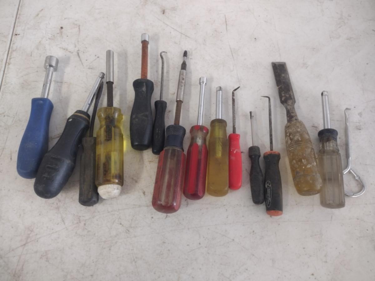 Hand Tool Assortment | EstateSales.org