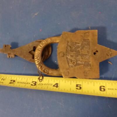 LOT 160 OLD KEEN KUTTER PAD LOCK WITH KEYS | EstateSales.org