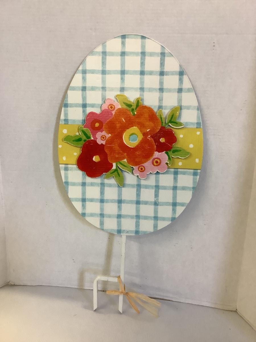 987 Metal Easter Egg Yard Decor | EstateSales.org