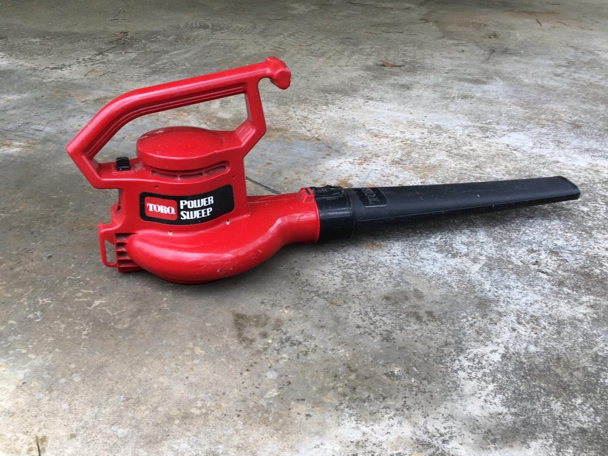 Toro power sweeper | EstateSales.org