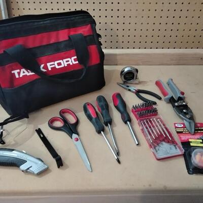 LOT 357 HAND TOOLS AND A TASK FORCE TOOL BAG | EstateSales.org
