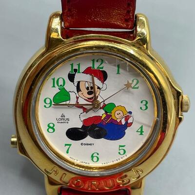Disney Musical Santa Claus Mickey Mouse Christmas Watch Lorus Quartz ...