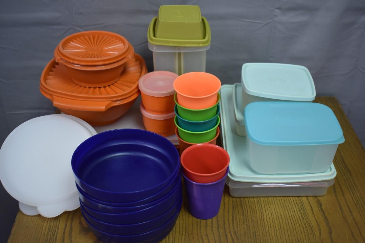 Tupperware Lot | EstateSales.org
