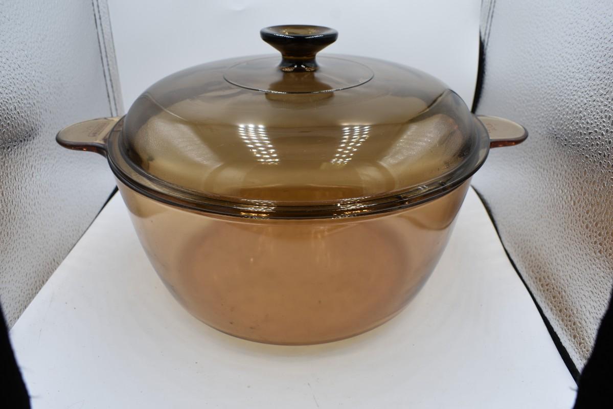 Large Round Corning Ware Dish | EstateSales.org