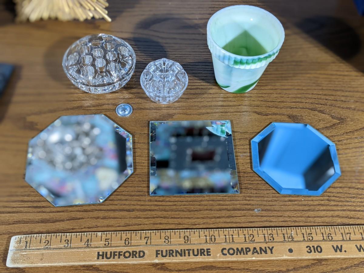 Variety Lot, Mirrors | EstateSales.org