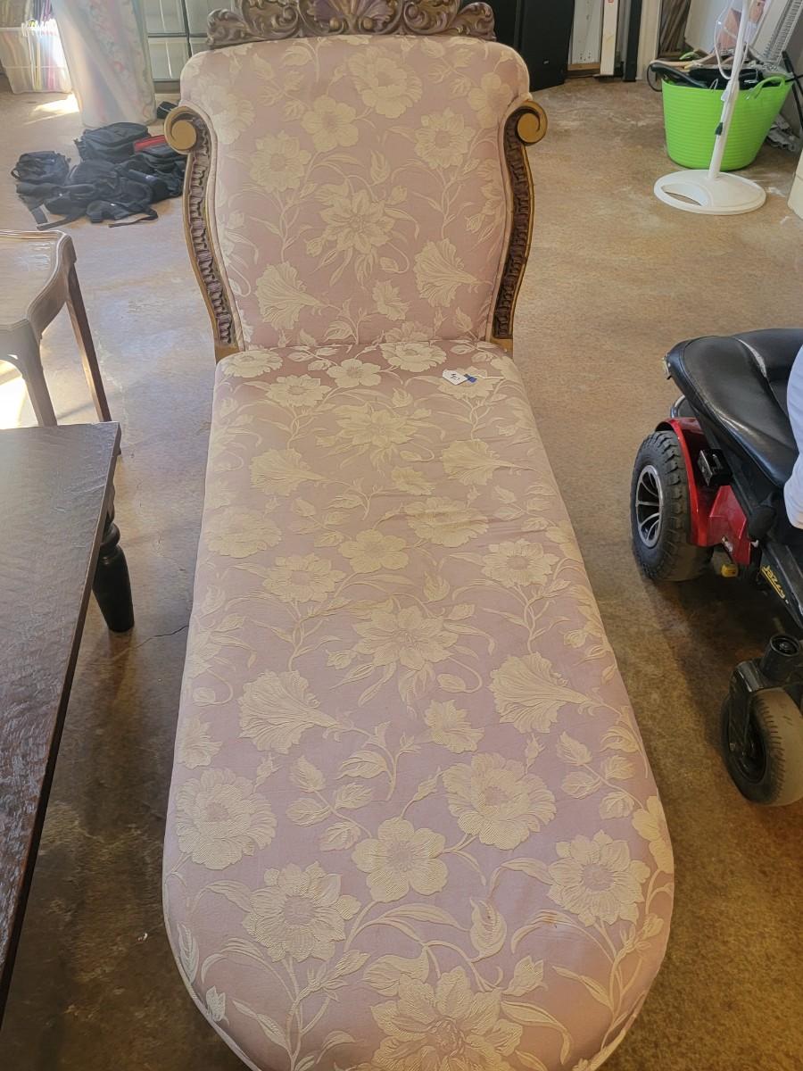 Chase Lounge | EstateSales.org