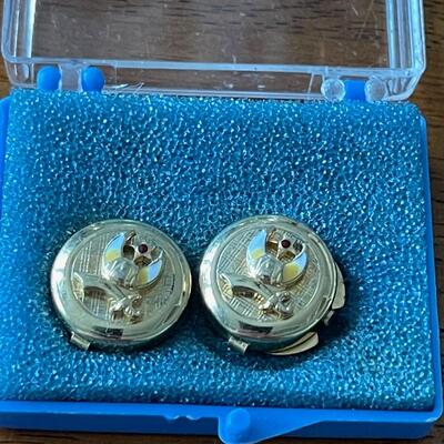 Vintage Masonic button covers | EstateSales.org