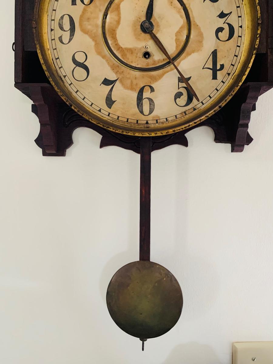 LOT 2R: Wm L Gilbert Clock Company Wall Clock w/Key | EstateSales.org