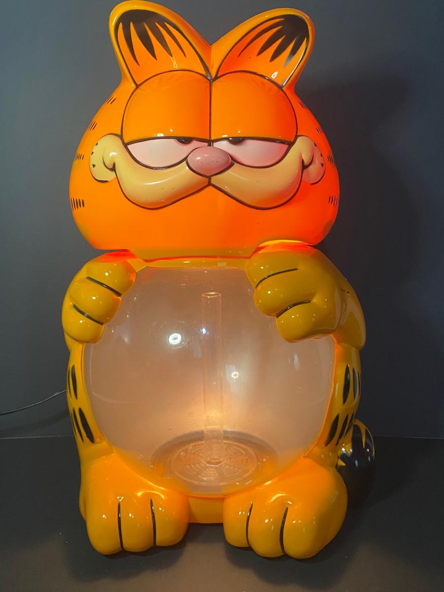 LOT 52G: Rare Garfield Lighted Aquarium/Nightlight | EstateSales.org