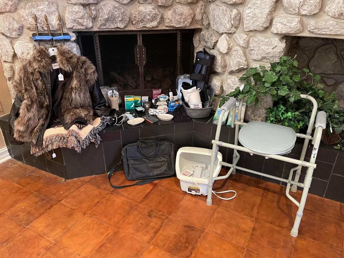 Lot 7: Misc items | EstateSales.org