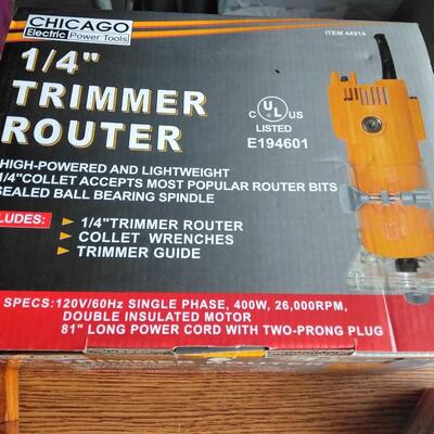 LOT 213 CHICAGO ELECTRIC 1/4" TRIMMER ROUTER WITH BIT SETS ...
