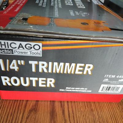 LOT 213 CHICAGO ELECTRIC 1/4" TRIMMER ROUTER WITH BIT SETS ...