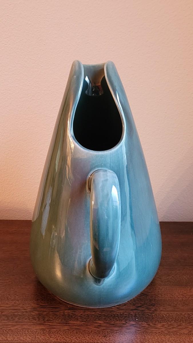 Lot 142: Russell Wright Blue Pitcher | EstateSales.org