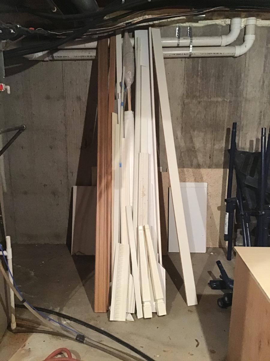 D1097 - Misc. Trim & Other Wood Pcs | EstateSales.org