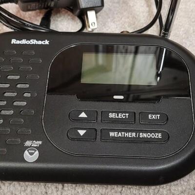 Lot 249: NOAA Radio Shack Weather Radio w/ Alarm Clock | EstateSales.org