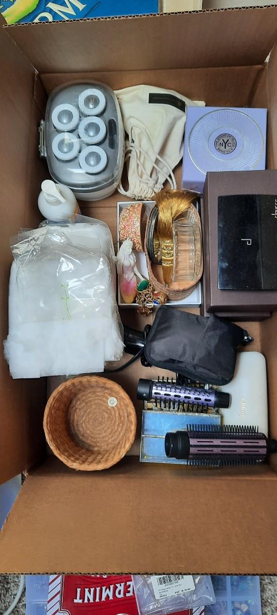 Box of Household Items | EstateSales.org