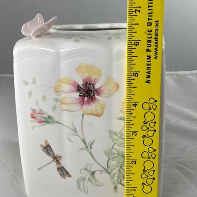 Lenox Butterfly Meadow Tissue Kleenex Box Cover | EstateSales.org
