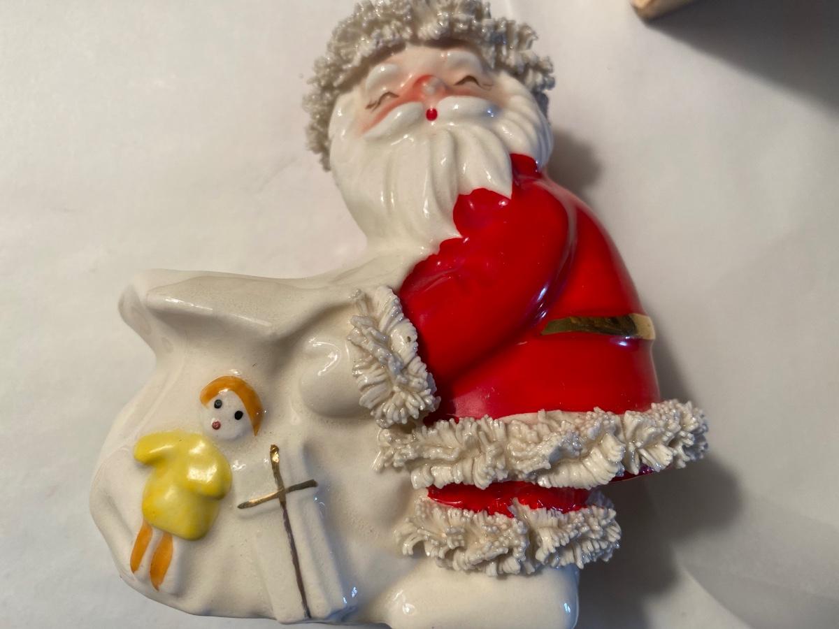 Small Santa Decor | EstateSales.org