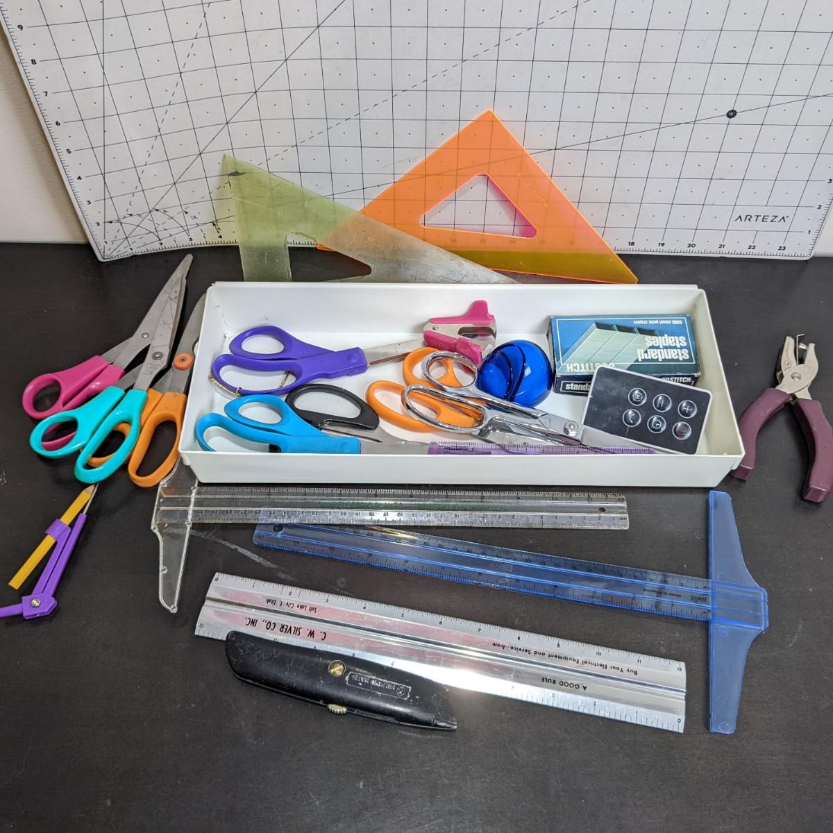 #272 Scissors, Rulers & Office Tools | EstateSales.org