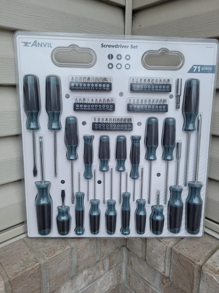 New Anvil Screwdriver Set | EstateSales.org