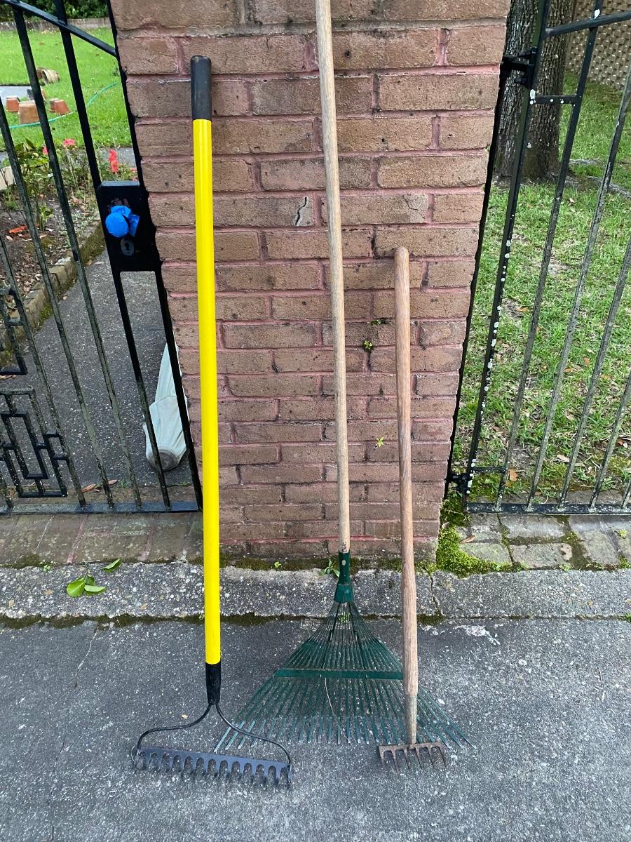 Garden lot D | EstateSales.org